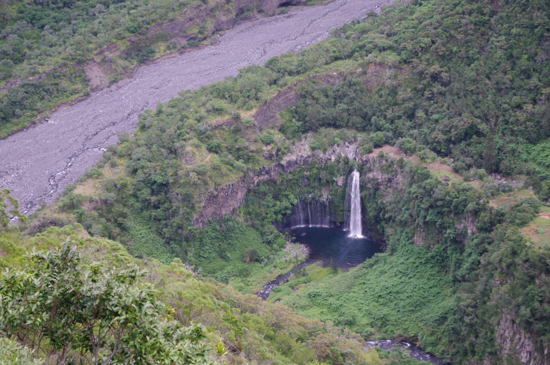 Randonnée à Grand Bassin: à la découverte des sentiers de La Réunion