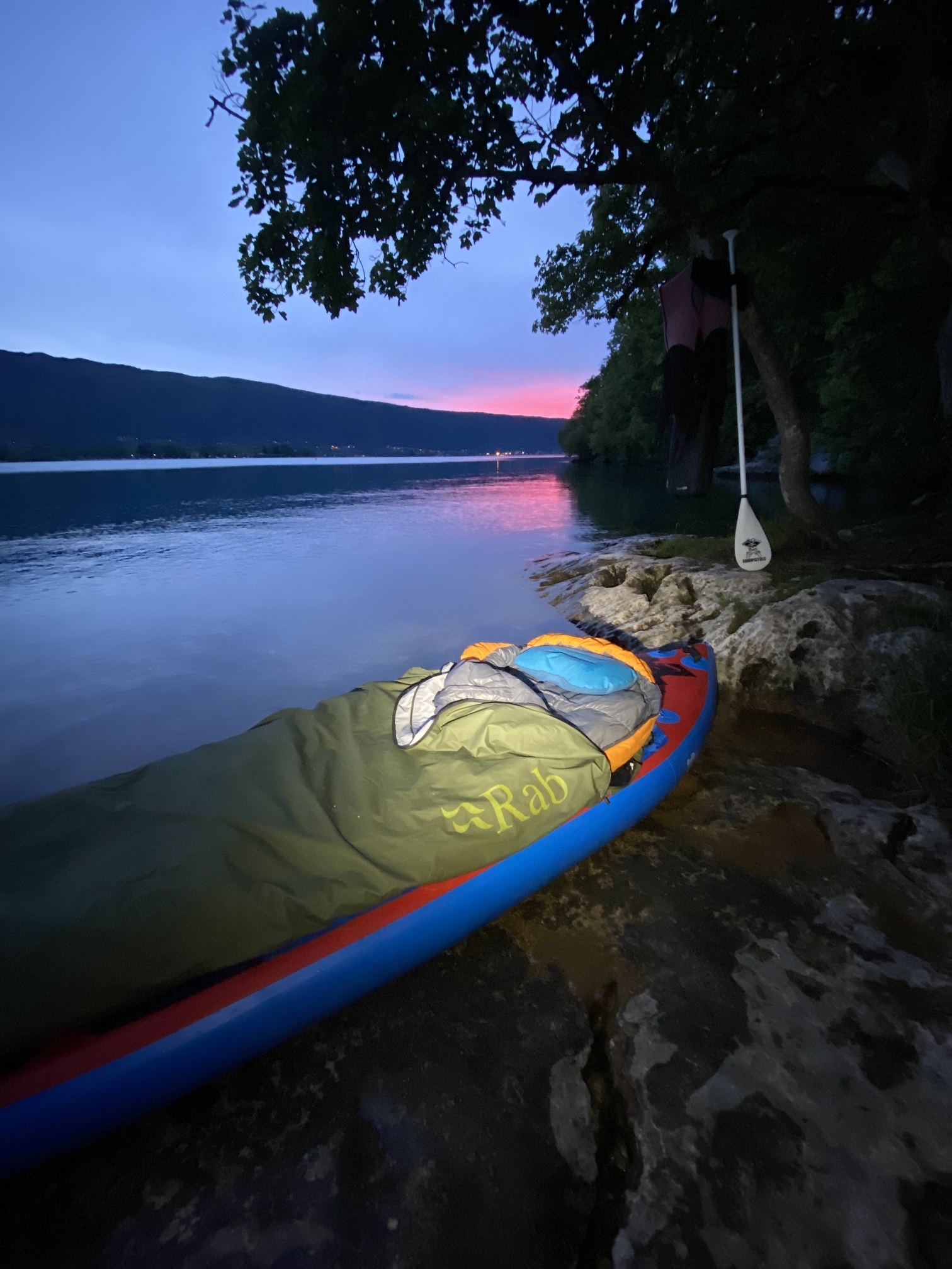 Test et retour terrain du sursac imper-respirant Alpine Bivy de RAB