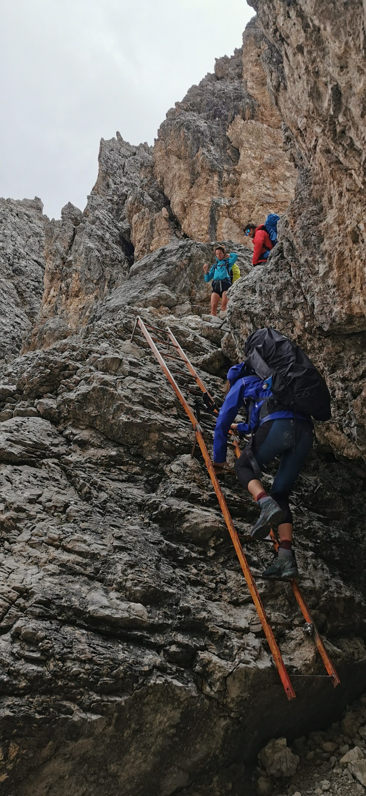 Randonnée dans les Dolomites: traversée sur les alta via 1,3 et 4