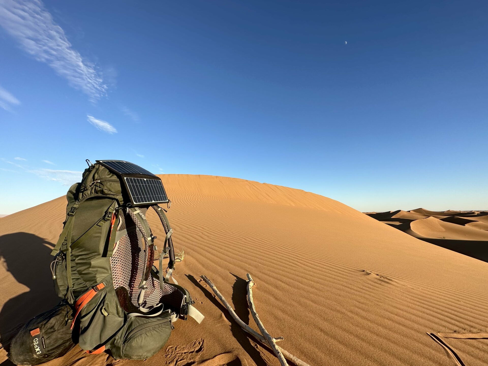 Équipement randonnée désert : liste complète trek dans le Sahara